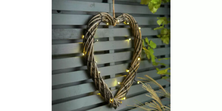 6 Solar garden lighting ideas to try | My Dream Haus