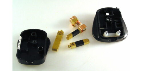 How to safely and quickly wire a UK plug in 8 steps | My Dream Haus