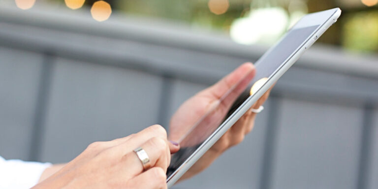 Can you leave your smart home tablet plugged in 24/7? | My Dream Haus